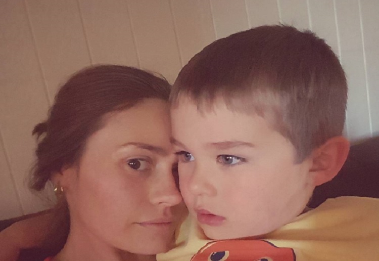 Mum still breastfeeds her four-year-old doesn't care what you think - Mouths of Mums