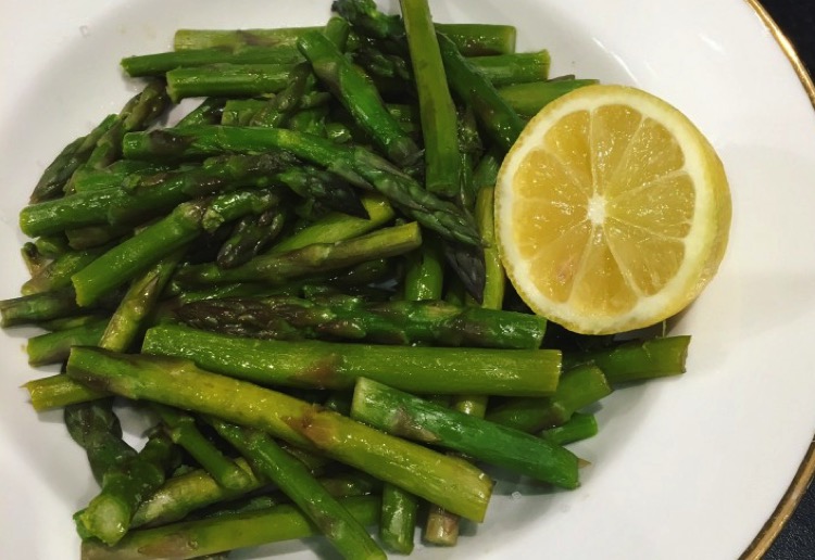 Steamed asparagus - Real Recipes from Mums